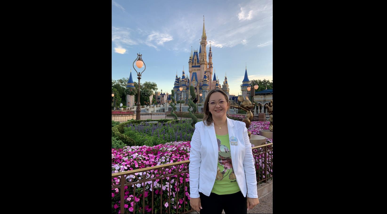 Disney Destinations nombra a Cinthia Douglas Directora de Ventas y ...