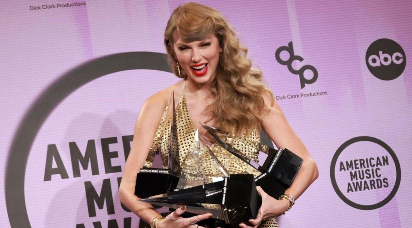 Taylor Swift dominates again at American Music Awards | ABC Mundial