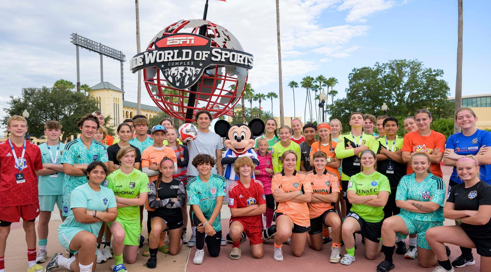Memo Ochoa and Mickey Mouse Surprise Soccer Players at Walt Disney ...