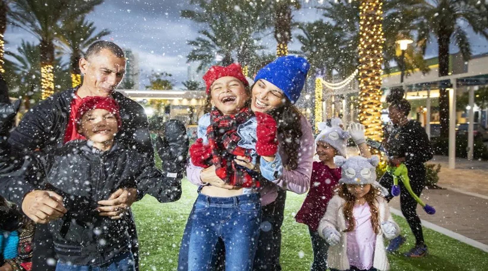 ¡Nevadas Mágicas en Fort Lauderdale! Dania Pointe despierta el espíritu ...