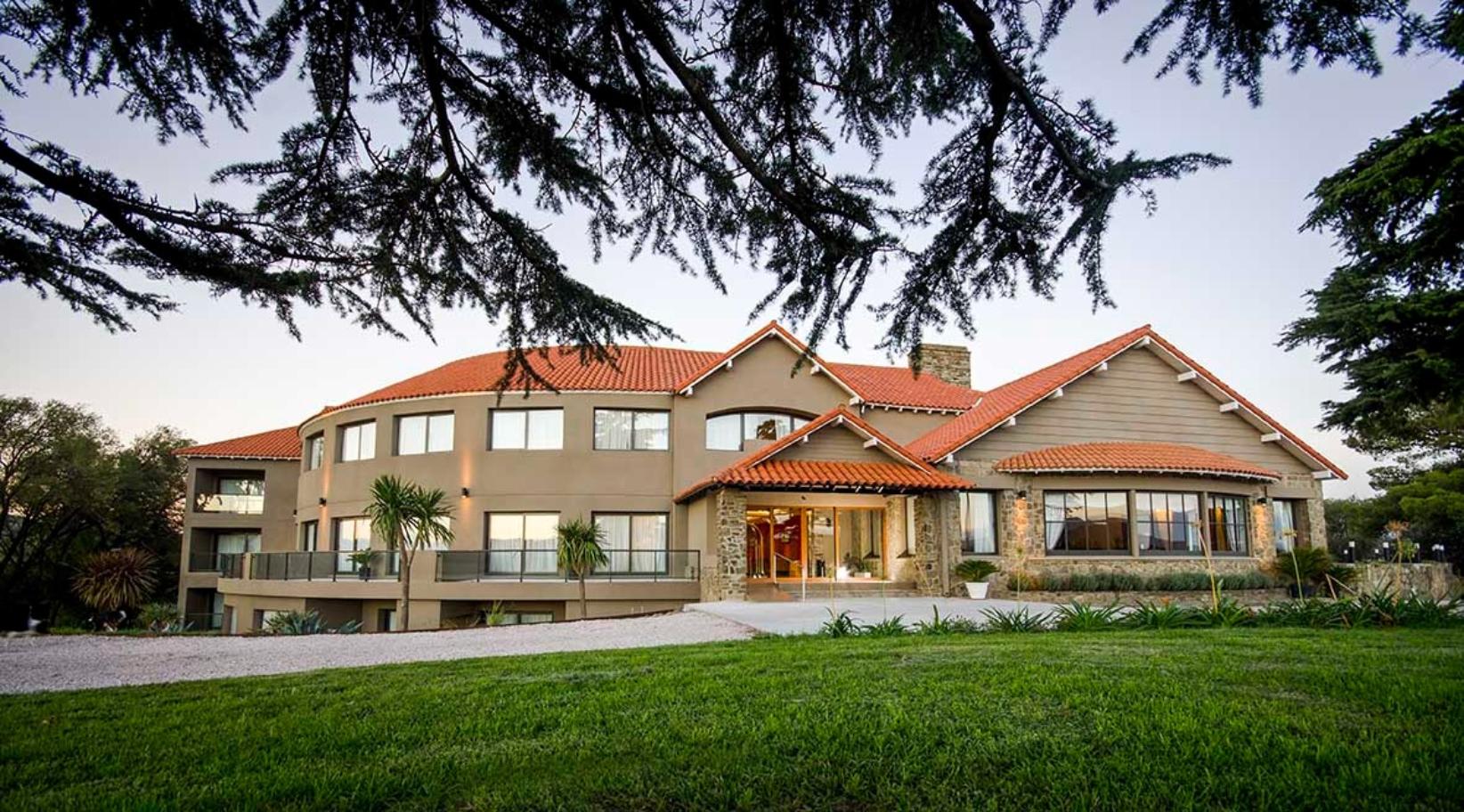 Days Inn inauguró oficialmente su nuevo hotel en Sierra de la Ventana ...