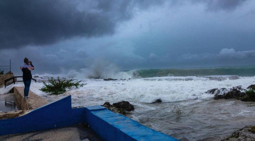 Hurricane Ian strikes Cuba, Florida braces for Cat 4 damage | ABC Mundial